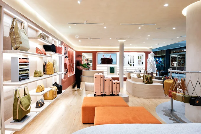 Cubo Luggage Collection | Smart Travel Suitcases by LOJEL